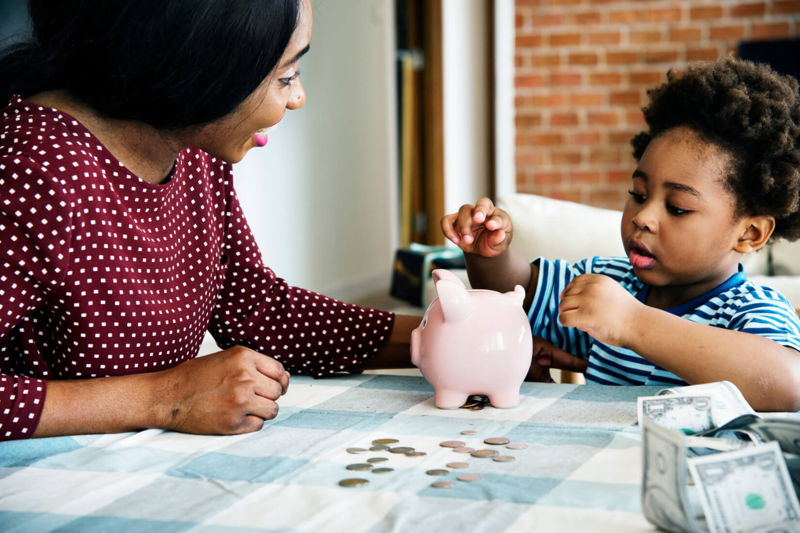 9 Ways To Teach Your Kids About Money Chime